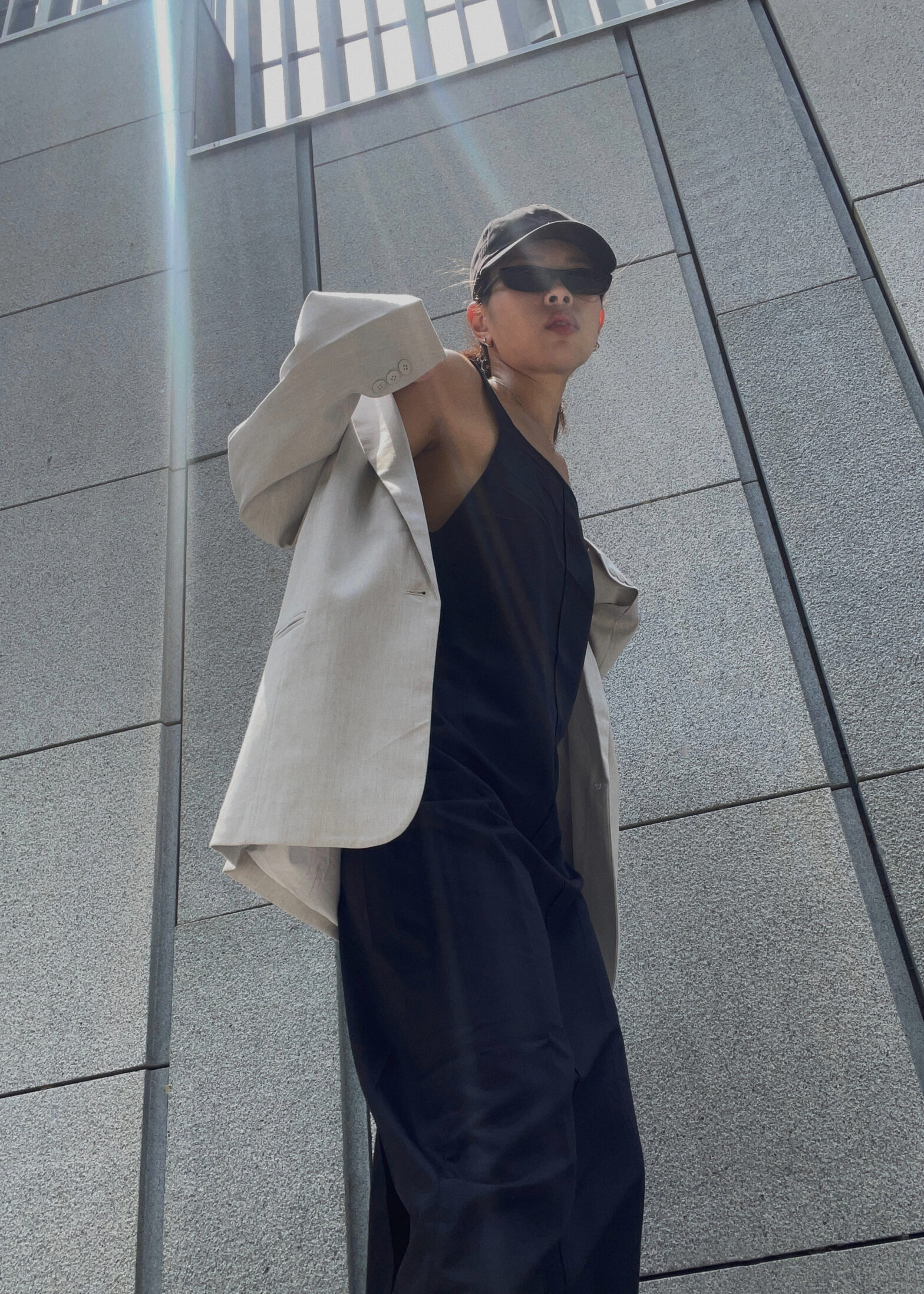 內斂展現獨有的微辣質感！HOT DOE Style讓你用不同觀點感受夏天 - Doe Mag